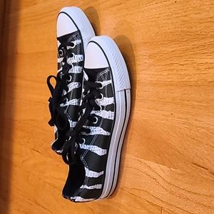 Converse | Shoes | Clearance Converse Ripped Newspaper Low Ox | Poshmark
